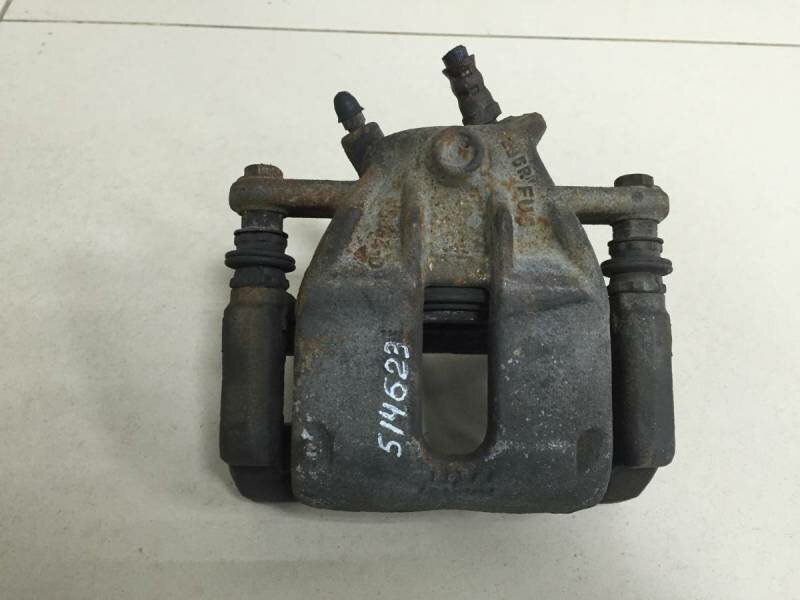 Суппорт передний правый Renault Duster 2012 кат.номер: 7701208333 7701059704