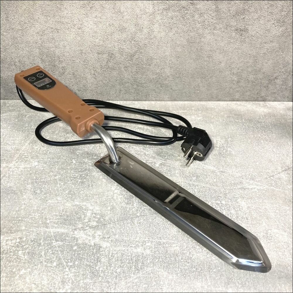 Нож пасечный электрический с дисплеем для распечатки сот (регулировка температуры от 50 до 180 градусов, питание 220 В, длина электрошнура 130 см)