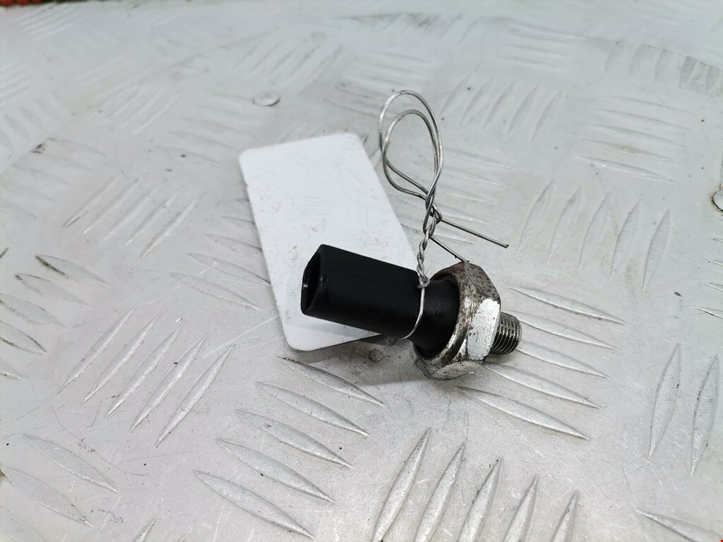 Датчик давления масла Volkswagen Golf 4 036919081D арт. 1602145