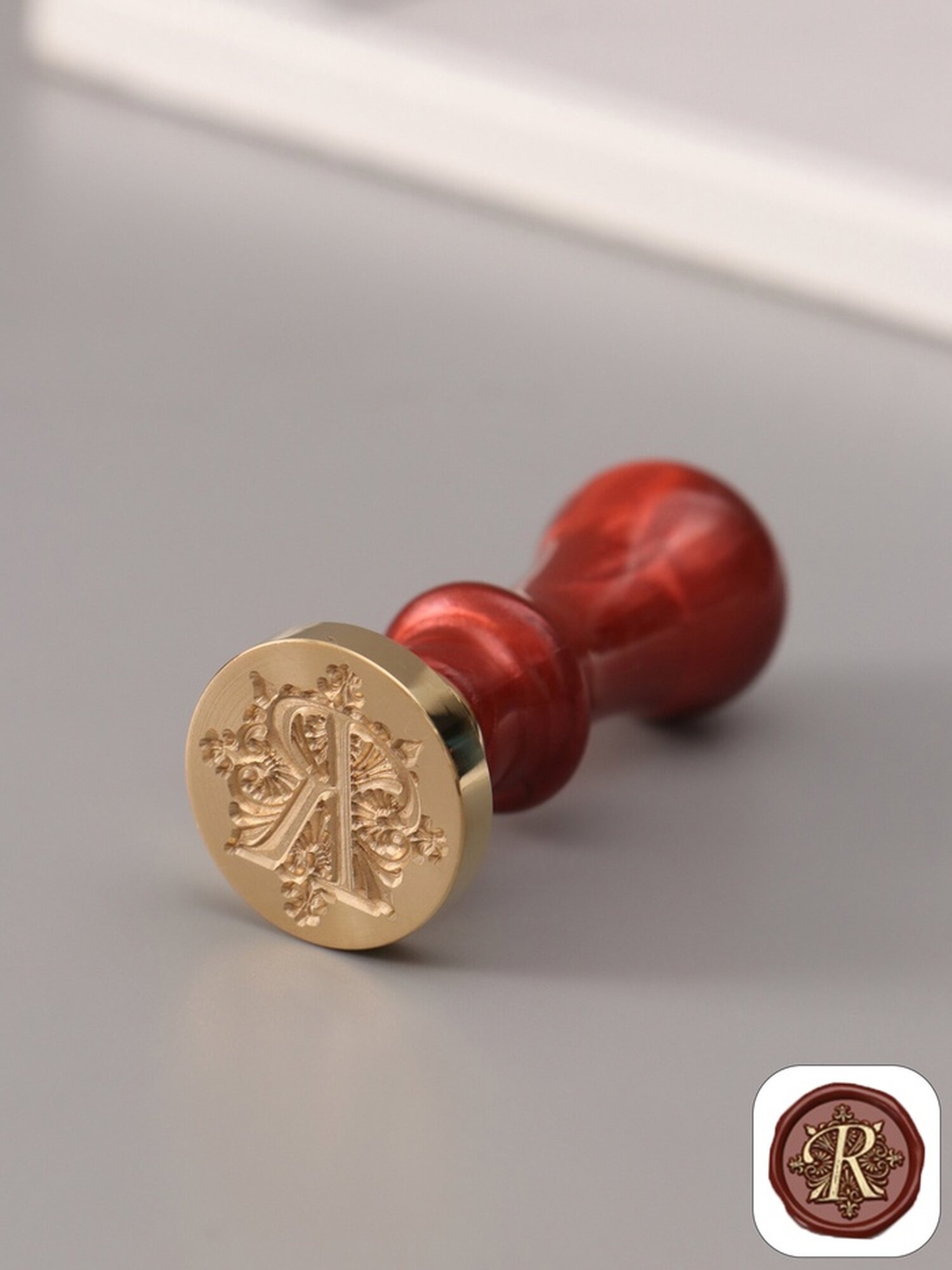 Печать для сургуча с пластиковой ручкой «Буква R на вензеле», 2.5×2.5×6.5 см