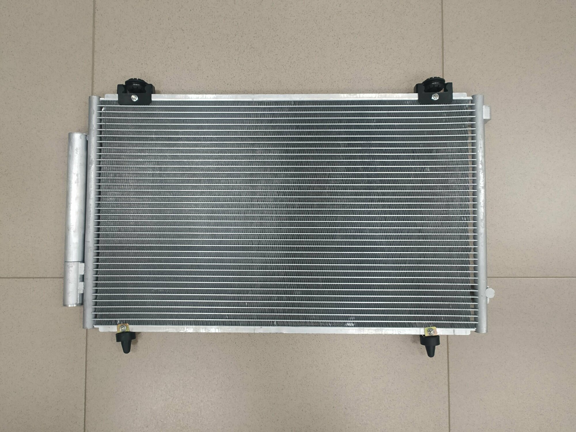 Радиатор кондиционера Geely Vision [1.8 16V 5MT седан] 1067000139