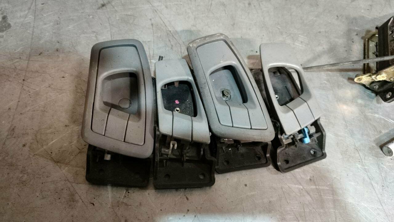 Ручка внутренняя двери Kia Carens 2 2005