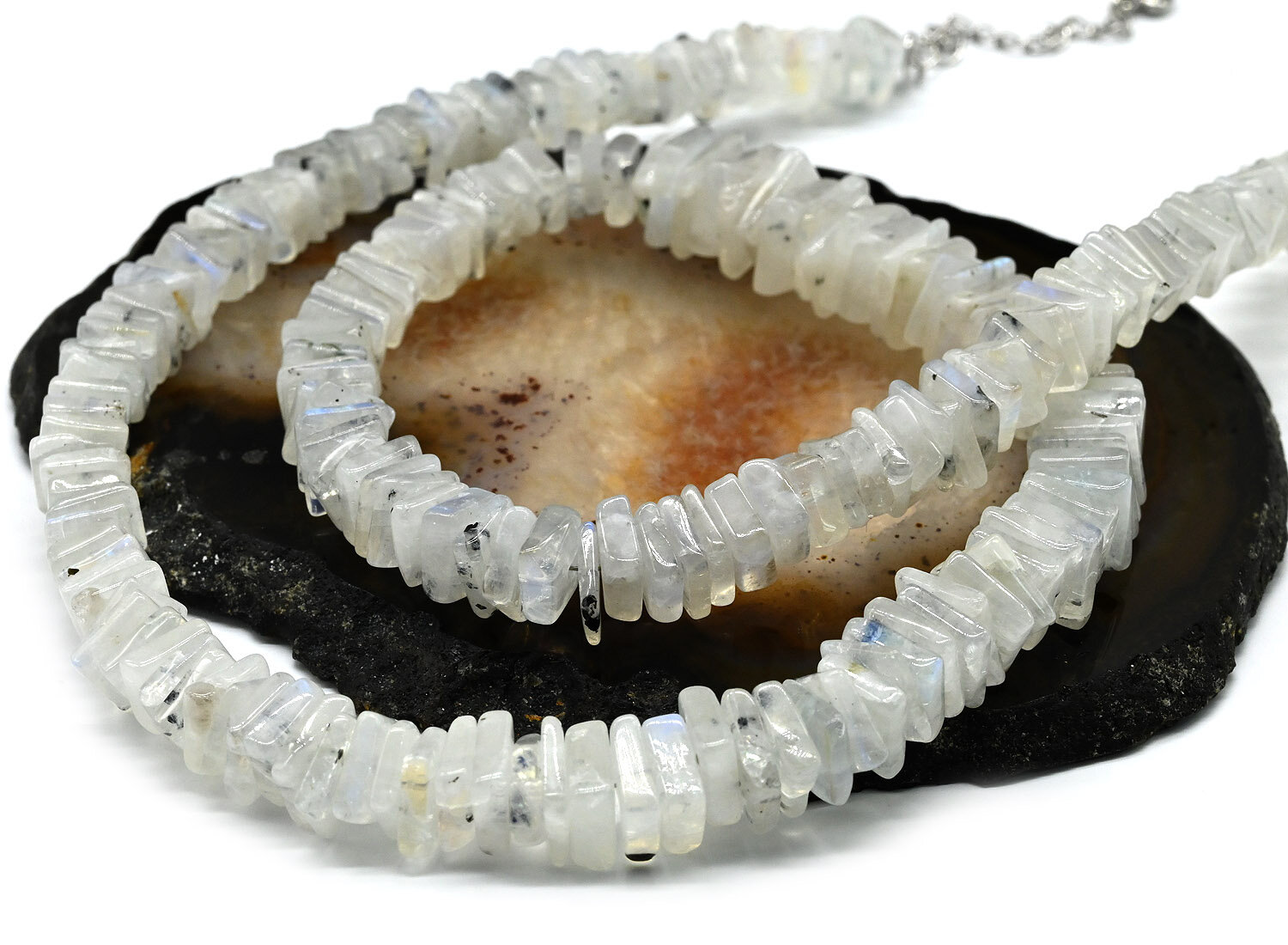 Бусы, лунный камень