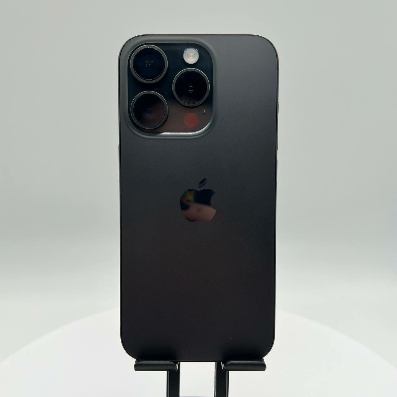 Смартфон Apple iPhone 15 Pro 256 ГБ, Dual: nano SIM + eSIM, черный титан