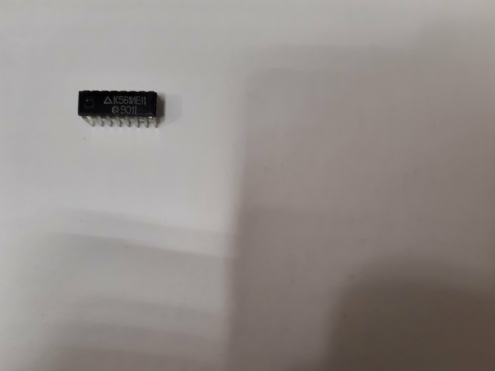 Микросхема К561ИЕ11 (1992г) (упаковка 5 штук)