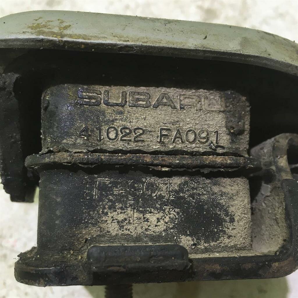 Опора двигателя Subaru Forester S10 1997-2000 — фото 1