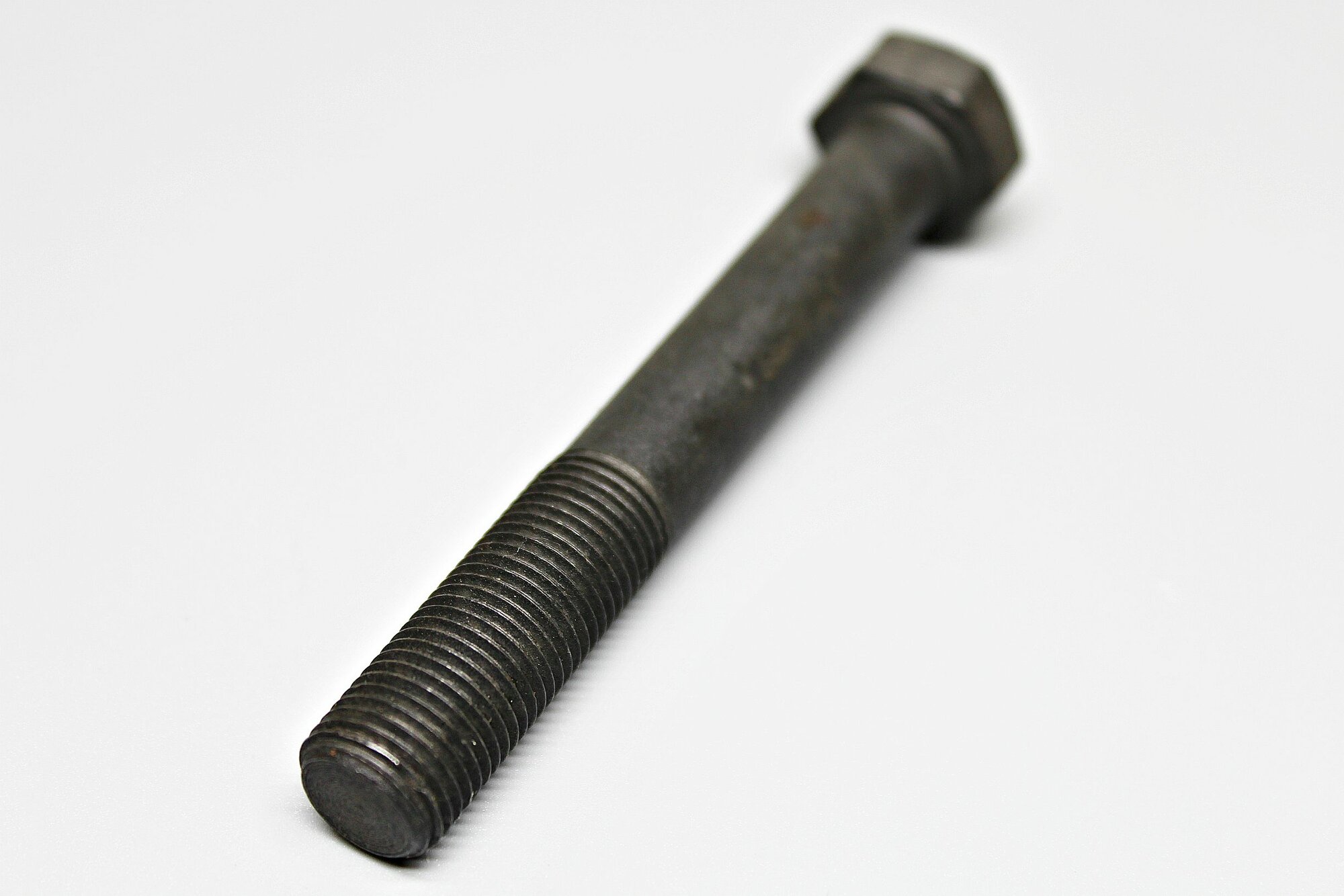 Болт ГБЦ Д3900/ДВ1792 32181424 короткий 90 мм