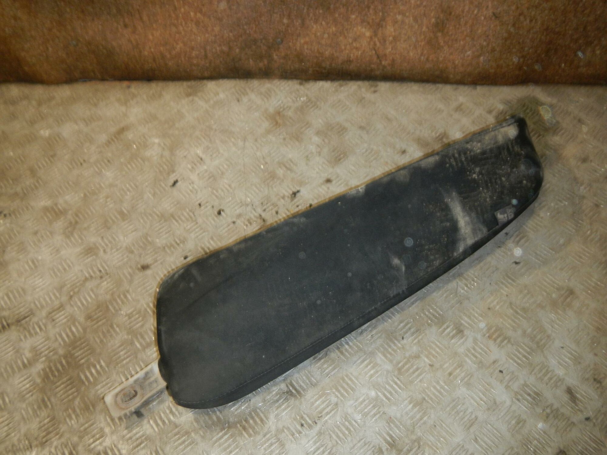 Б/У Спинка сиденья, Mazda (Мазда)-6 (GH) (07-) MAZDA 6 (GH) (07-) Левая боковая накладка. Грязная. 491271 MAZDA арт. GS1D...