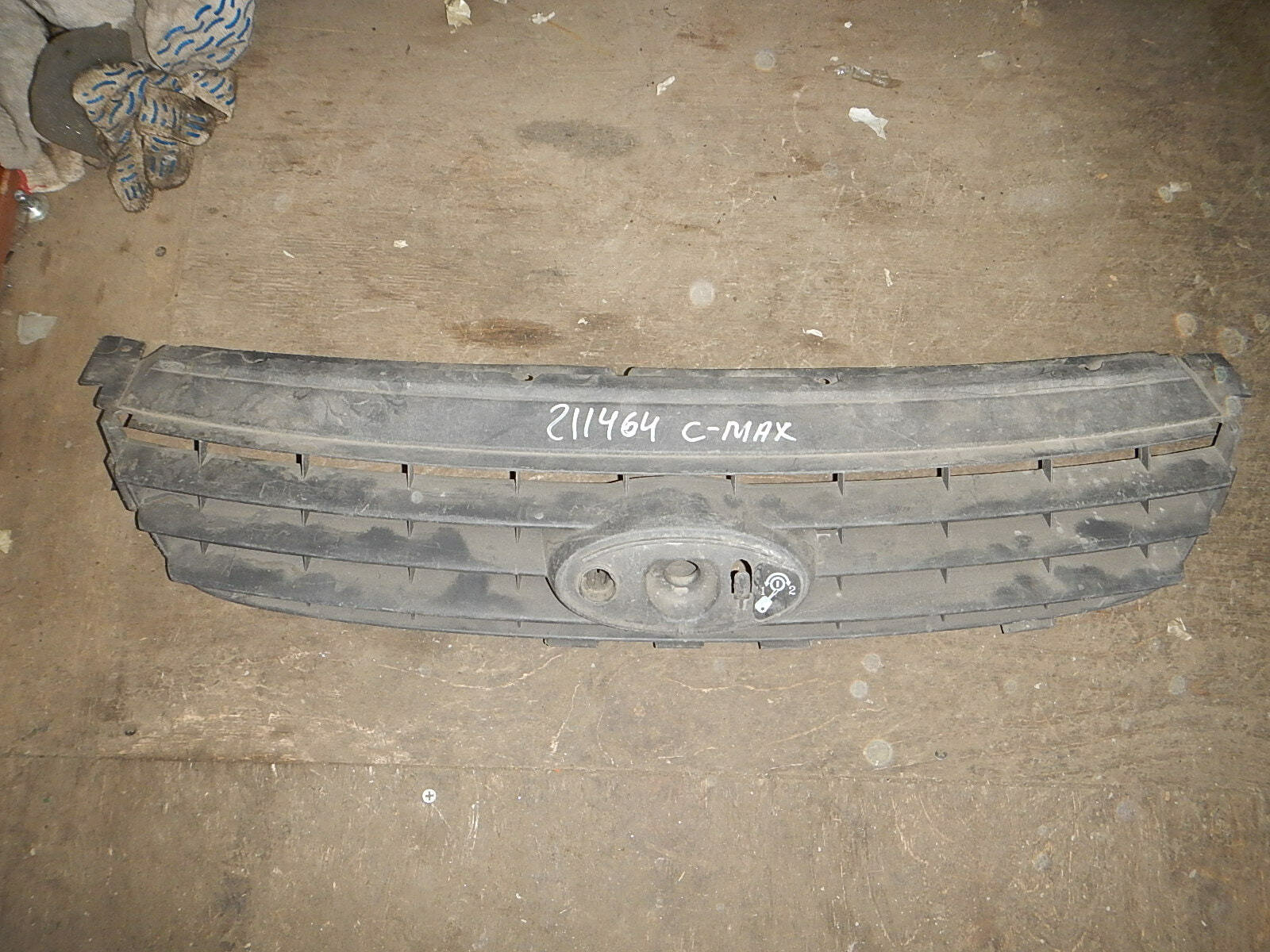 Б/У Решетка радиатора, Ford (Форд)-C-MAX (03-11) FORD C-MAX (03-11) сломано 1 крепление 211464 FORD арт. 7M51R8138A
