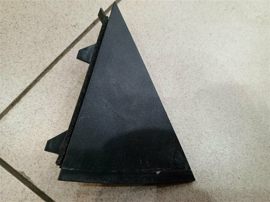 Уголок двери задней правой наружный от Kia Ceed 2012-2018