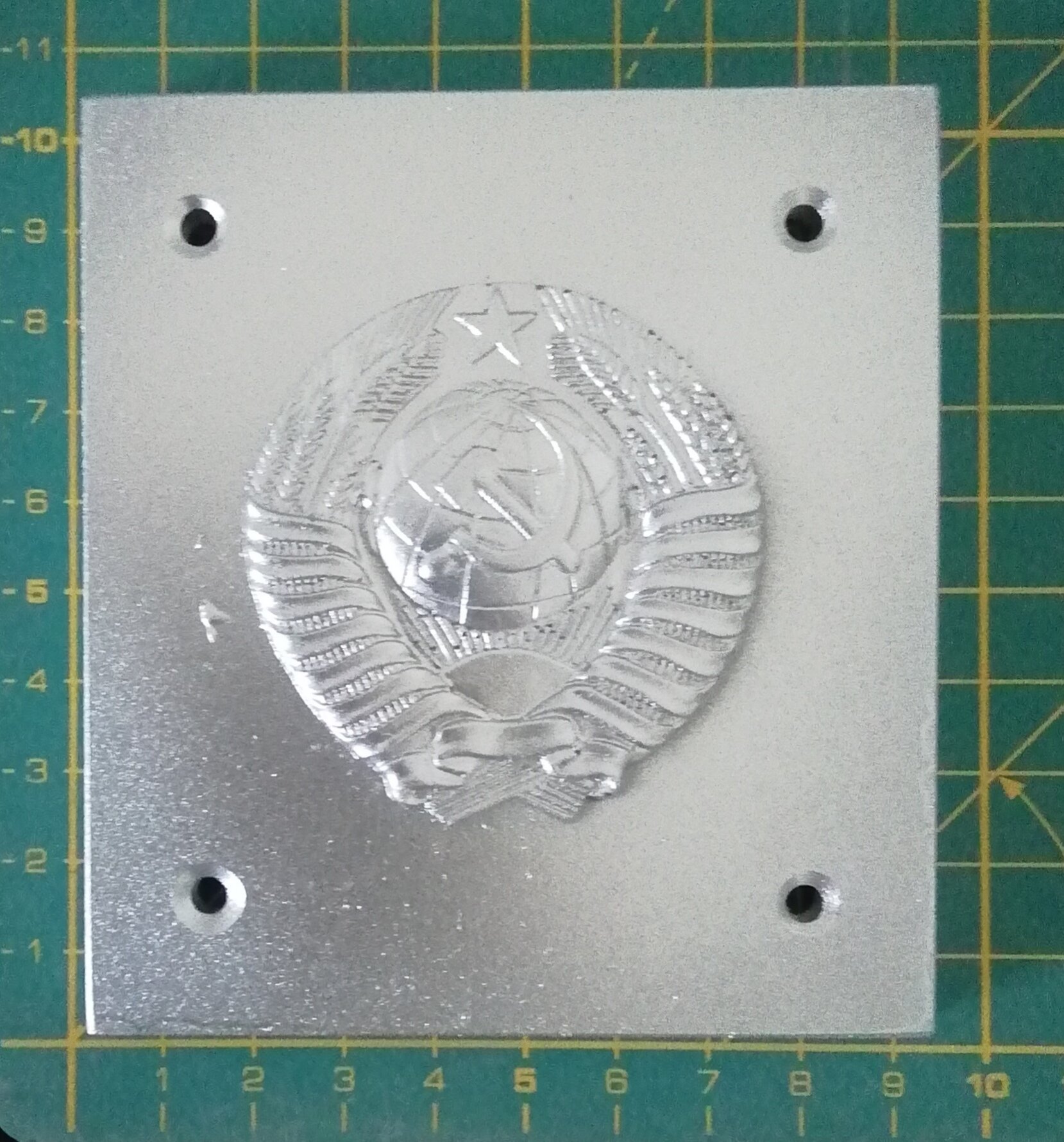 Герб СССР, барельеф, пластик, для пограничного столба, 9x10 см