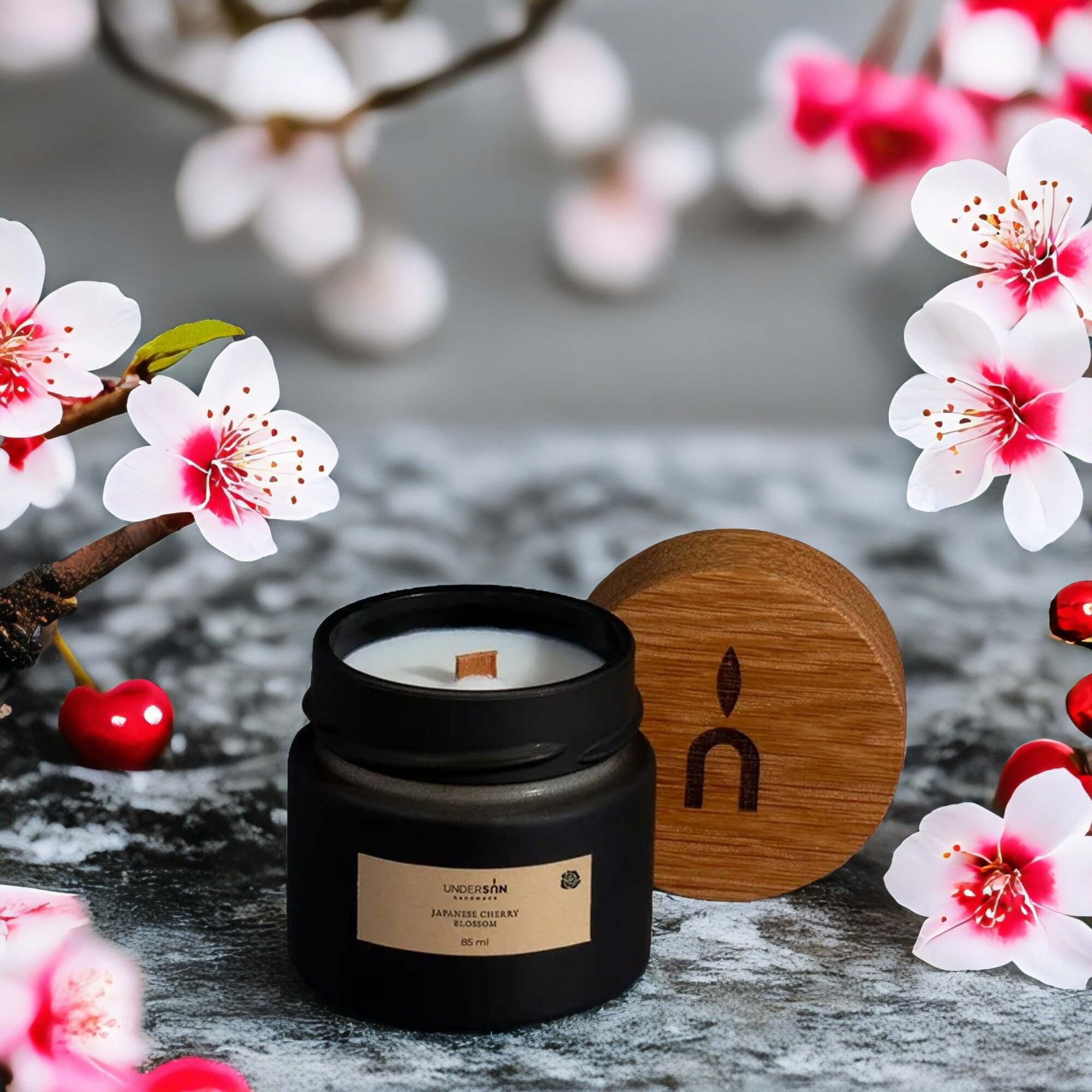 Свеча ароматическая Japanese Cherry Blossom / интерьерные аромасвечи для дома / подарок женщине 85ml, UNDERSUN