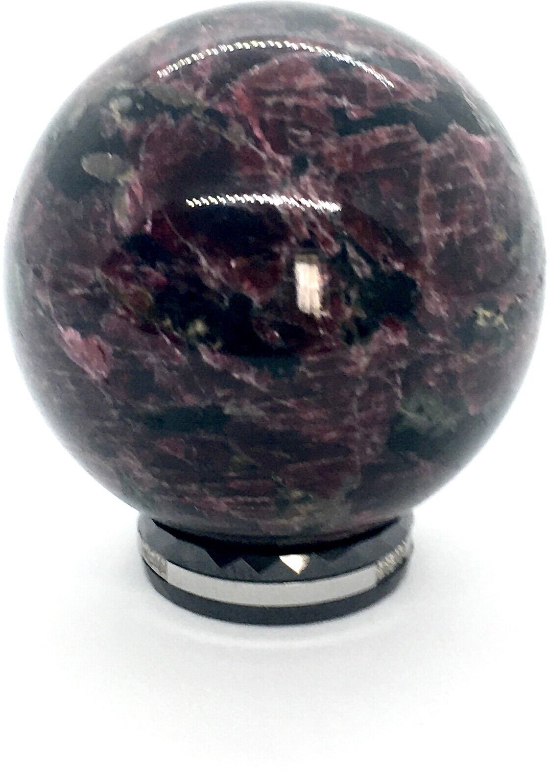 Подарок Сувенир Эвдиалит в форме шара