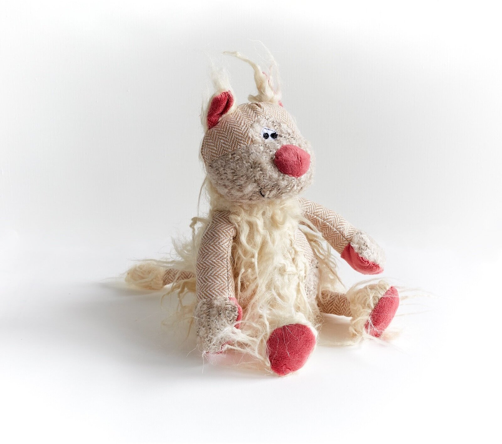 Мягкая игрушка Jackie Chinoco Молочная кошечка Эмили 20см/27см