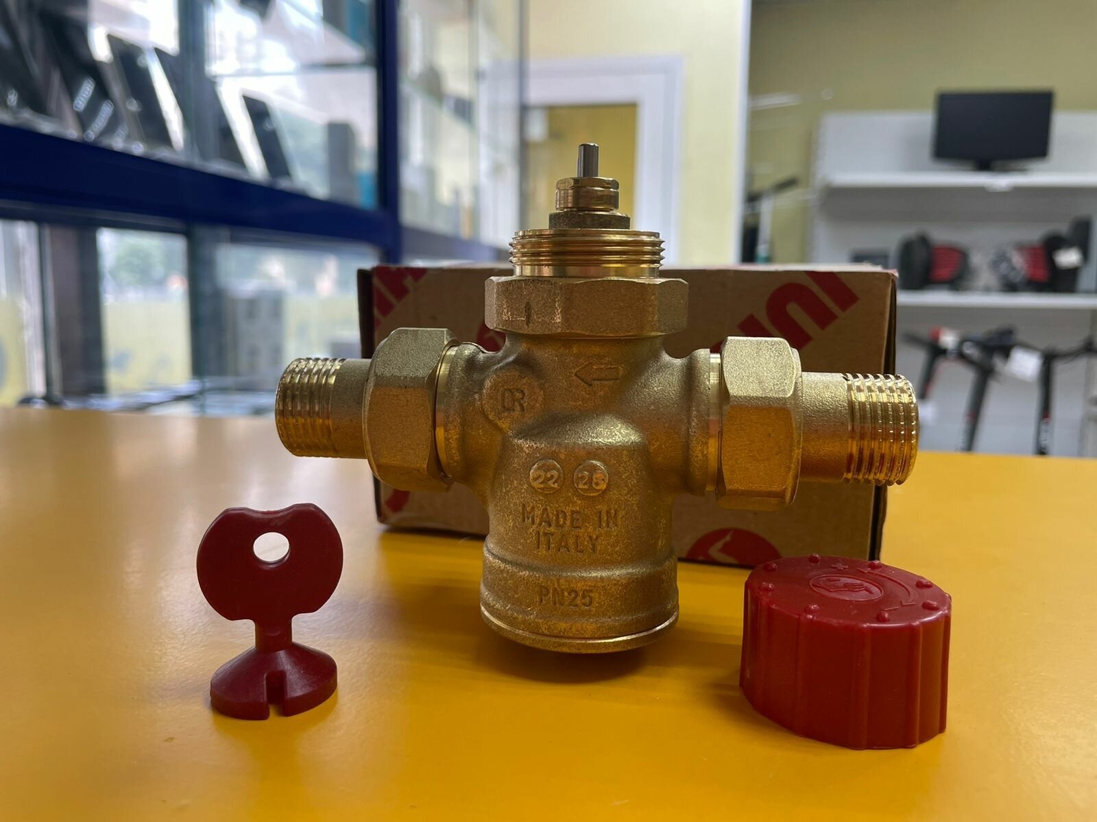 Клапан Giacomini R206A балансировочный, комбинированный, 1/2 R206AY103