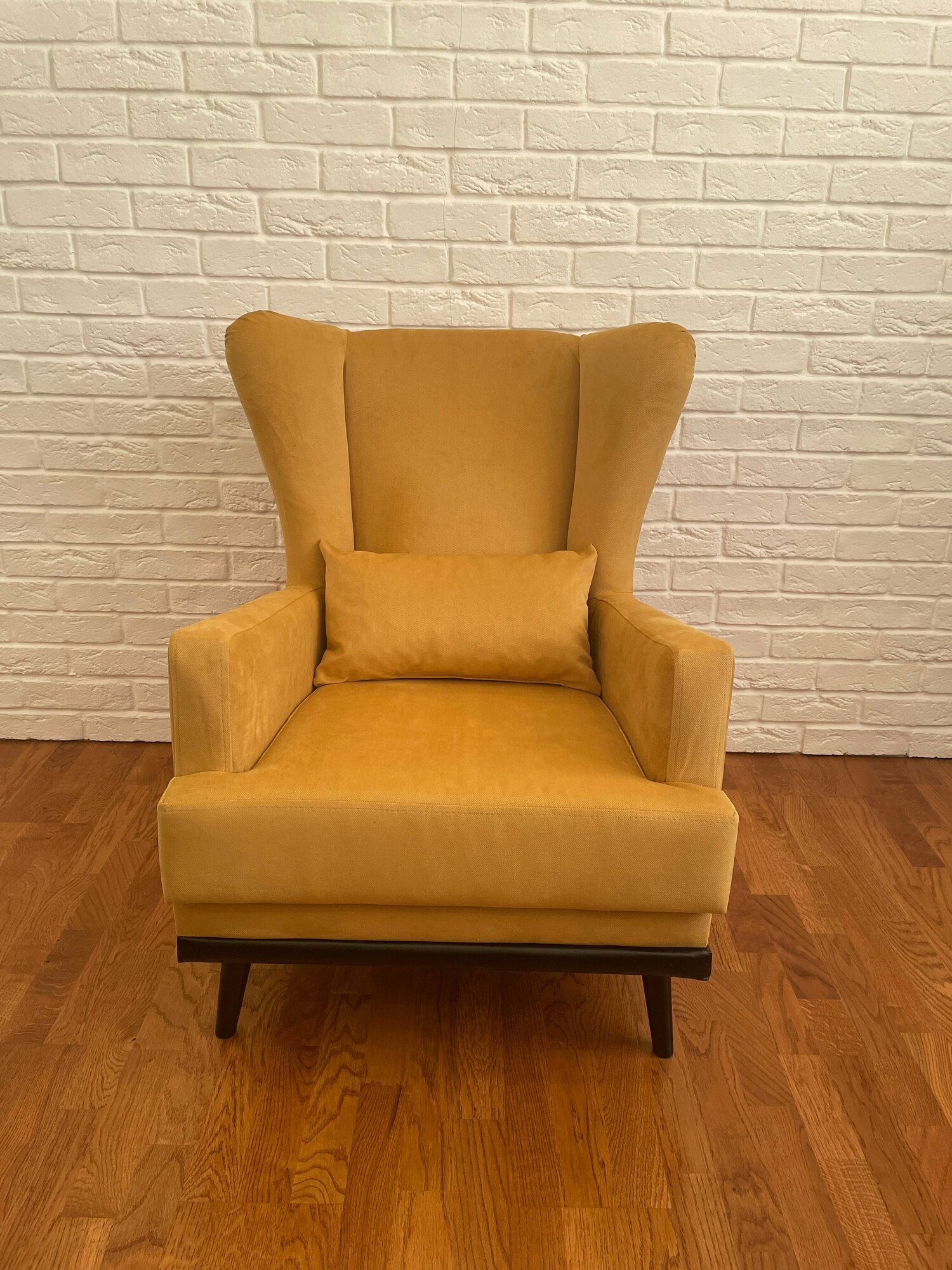 Кресло MF-SOFA Честер, велюр, с подлокотниками, желтое, для гостиной, прихожей, отдыха