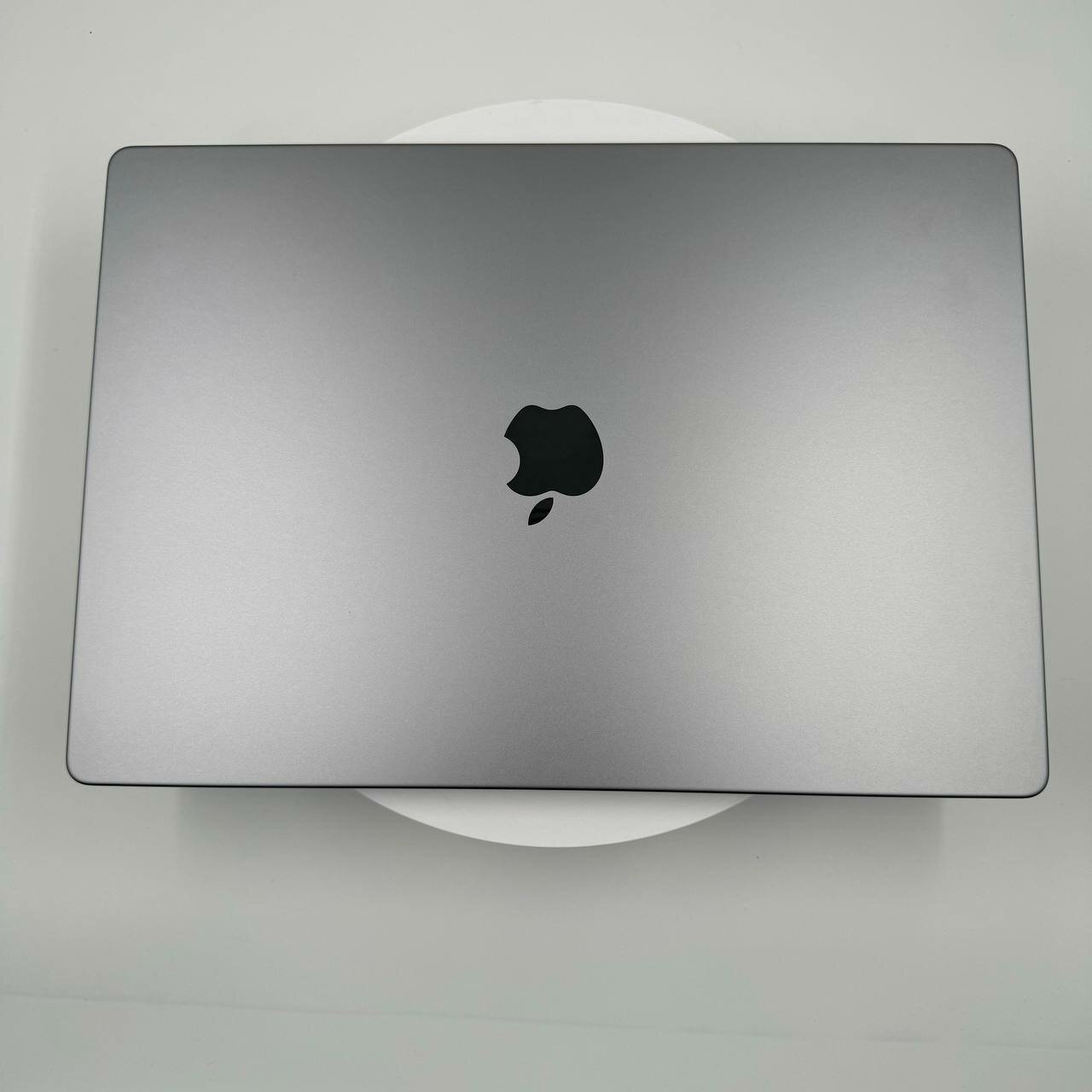 Ноутбук Apple MacBook Pro 16 2023, M2 Pro 3.5 ГГц, RAM 16 ГБ, SSD 512 ГБ, серый космос