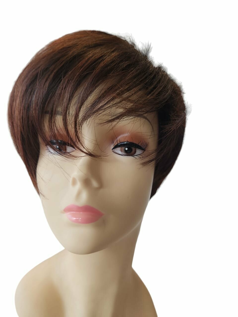 Парик Mara - элегантность и строгость в одном! Мешка темного коричневого и каштанового цвета