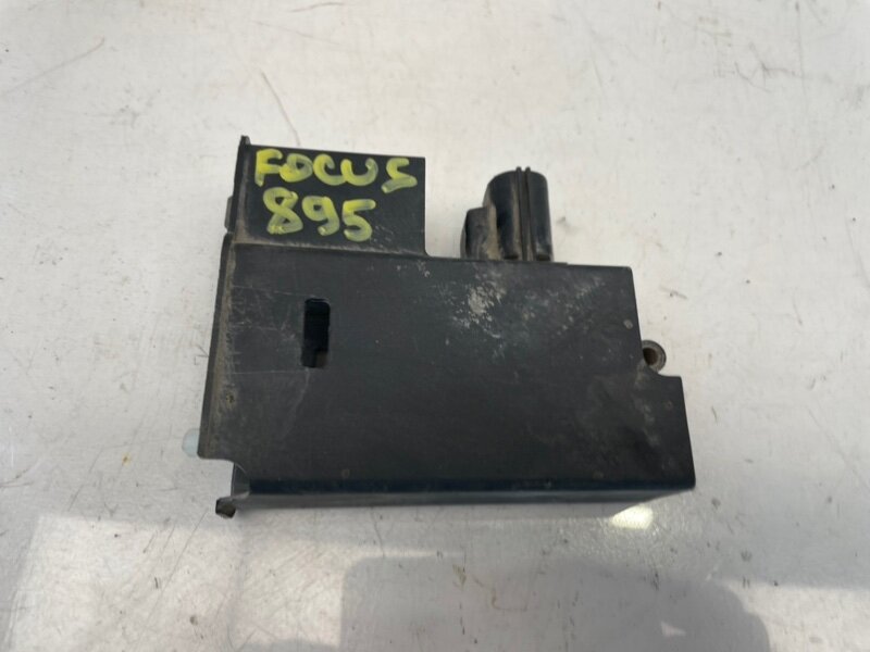 Б/У замок лючка топливного бака Ford Focus 2006 CB4 ASDB 1.4L Duratec 16V PFI (75PS) - Sigma 48041 FORD арт. 1523020