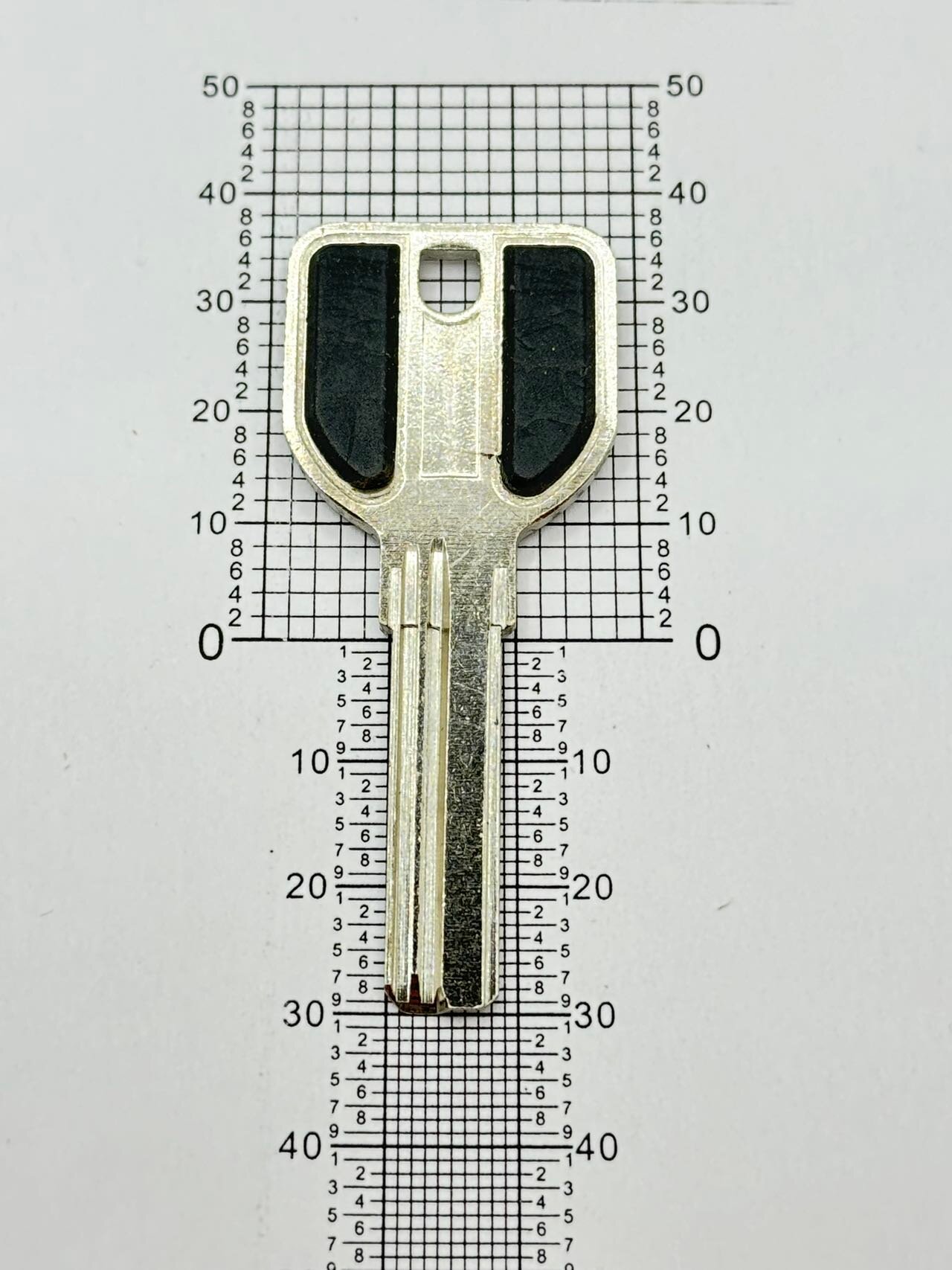 Вертикальный ключ MCM 3паза (30мм) с пластиковыми вставками