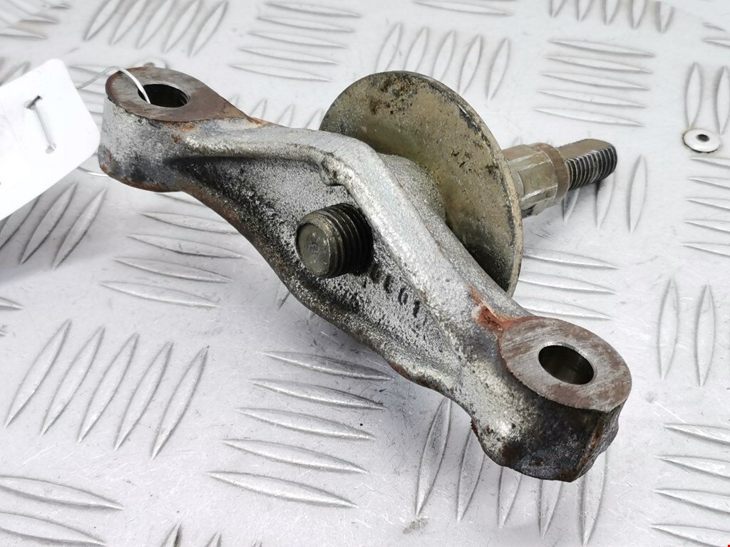 Кронштейн (крепление лапа траверса) кпп Citroen Xsara арт. 1893812