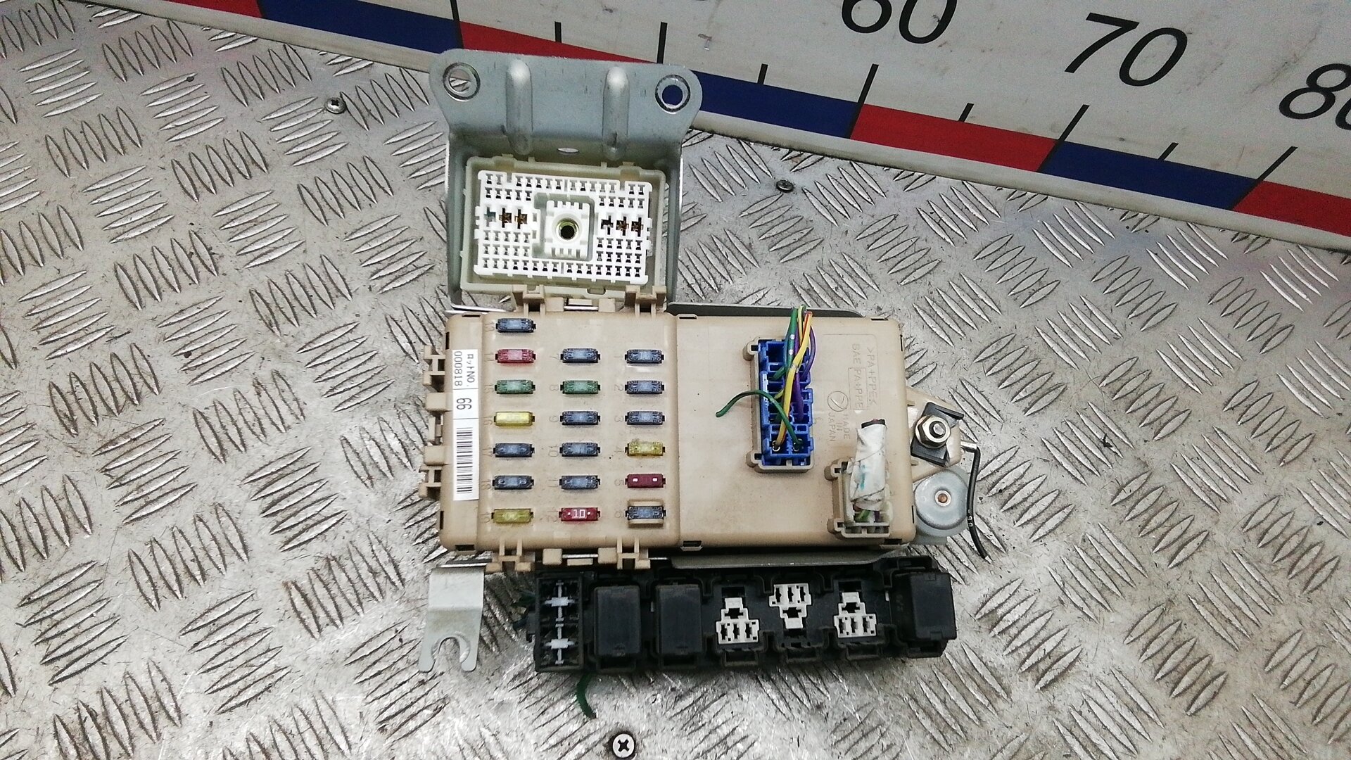 Блок предохранителей SUBARU LEGACY 3, Номер 82201AE000