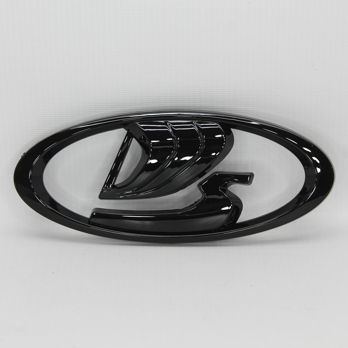 Знак решётки радиатора / значок / шильдик / эмблема Lada Vesta / ВАЗ 2180 (ладья, завод, чёрный лак)