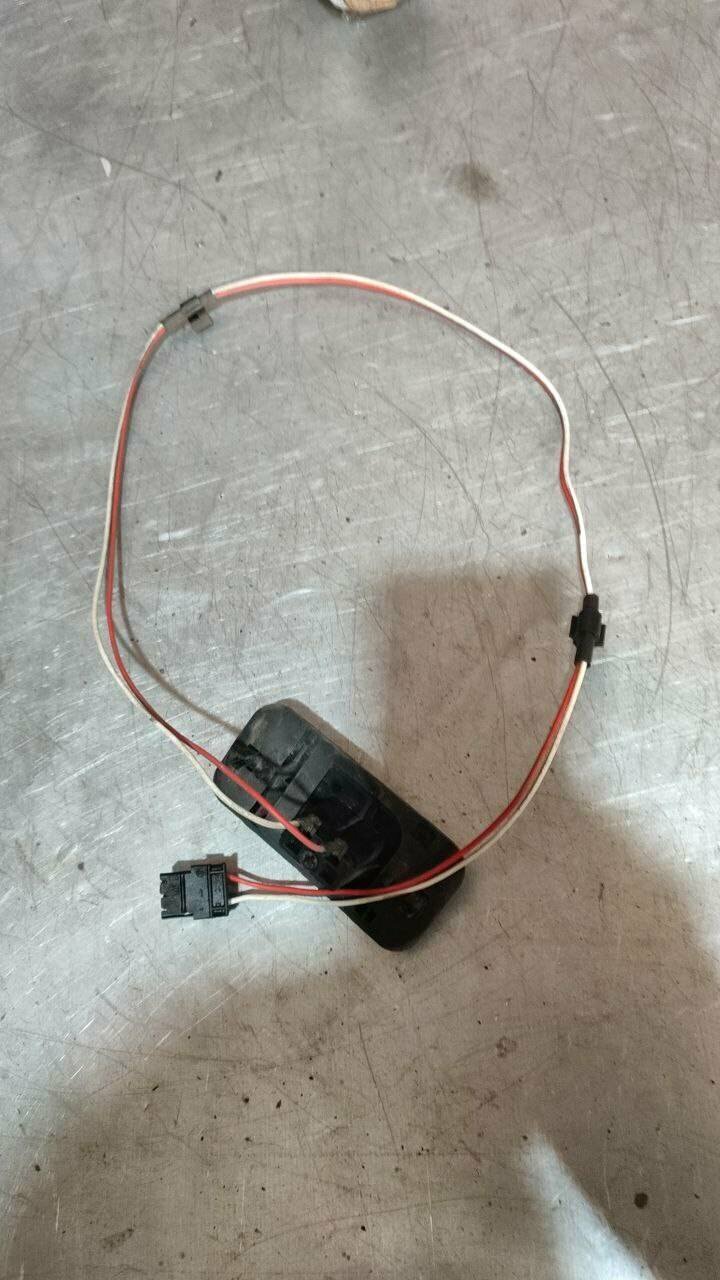 Датчик закрытия двери Renault Kangoo рест. 2005