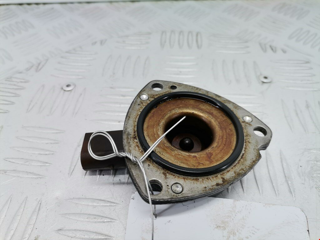 Клапан фазорегулятора Mercedes C-Class (W203) A2710510177 арт. 2045603