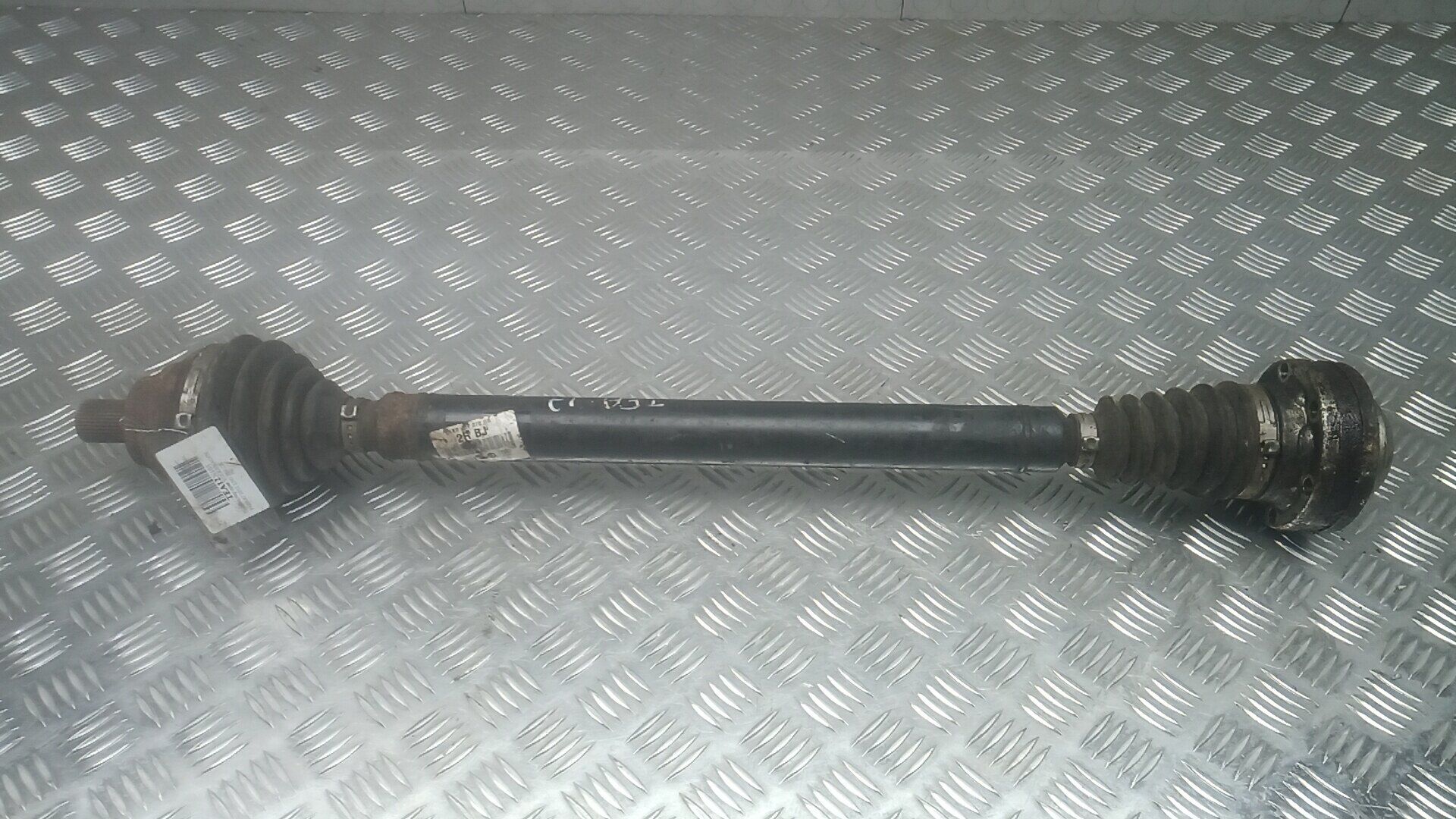 Привод передний правый VOLKSWAGEN PASSAT B7, Номер 1K0407272RB, 1K0407764LX