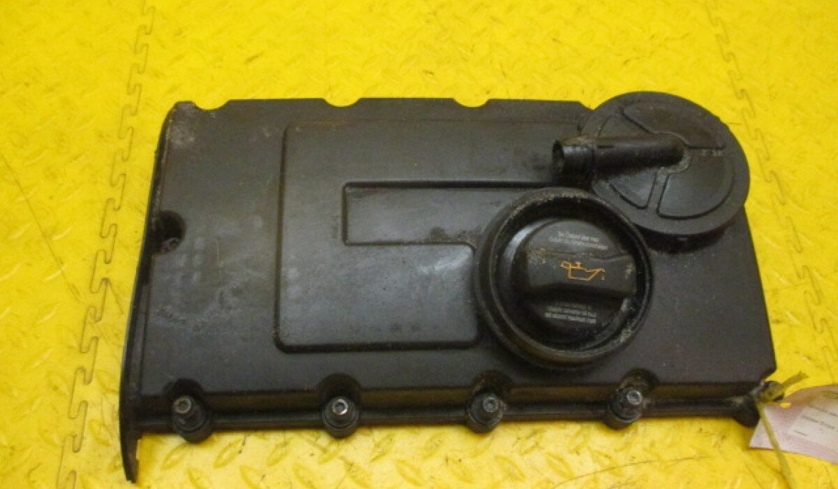 Крышка двигателя Octavia (A5 1Z-) Skoda 03G103469R