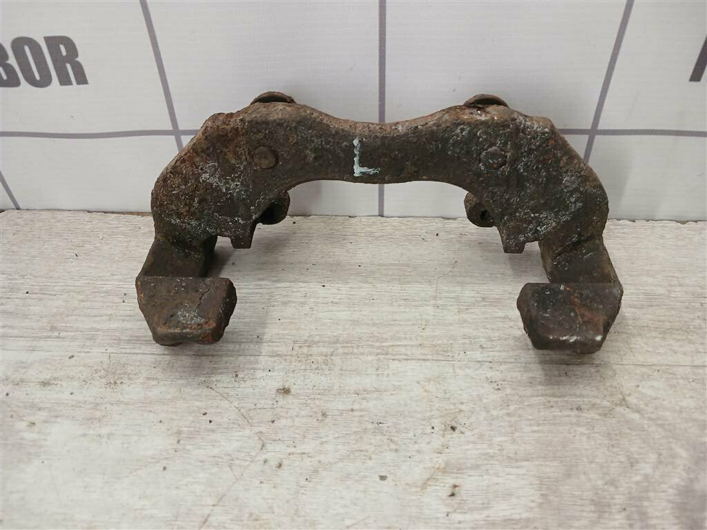 Скоба суппорта переднего Ford Focus 2 08-11