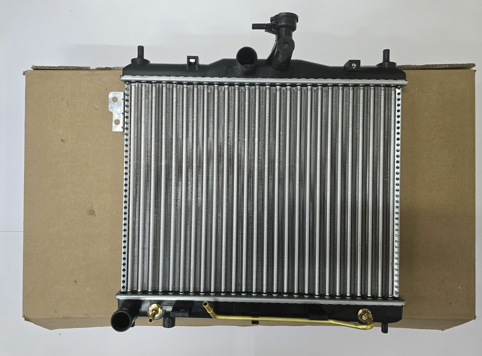 Радиатор охлаждения Хендай Гетц 2002-2009 АКПП Hyundai Getz