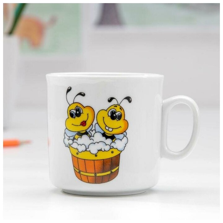 Кружка фарфоровая «Пчёлы», 200 мл, рисунок микс