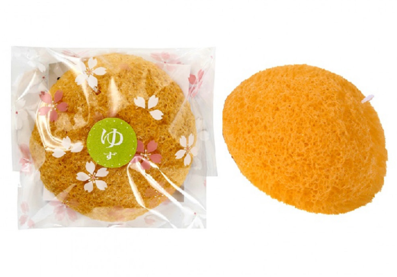 Спонж для умывания из волокон Конняку натуральный YAMAMOTO желтый круглый в прозрачной упаковке 1шт