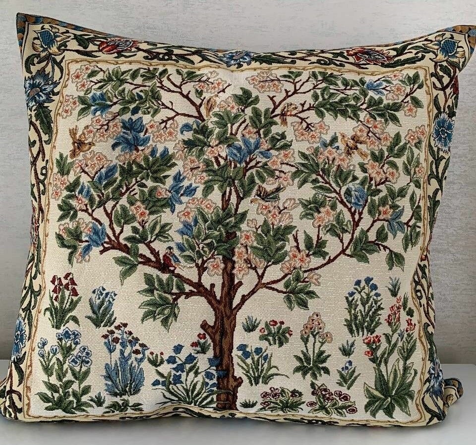 Гобелен, гобеленовая декоративная наволочка 65х61 см / "Цветущая яблоня" У. Моррис
