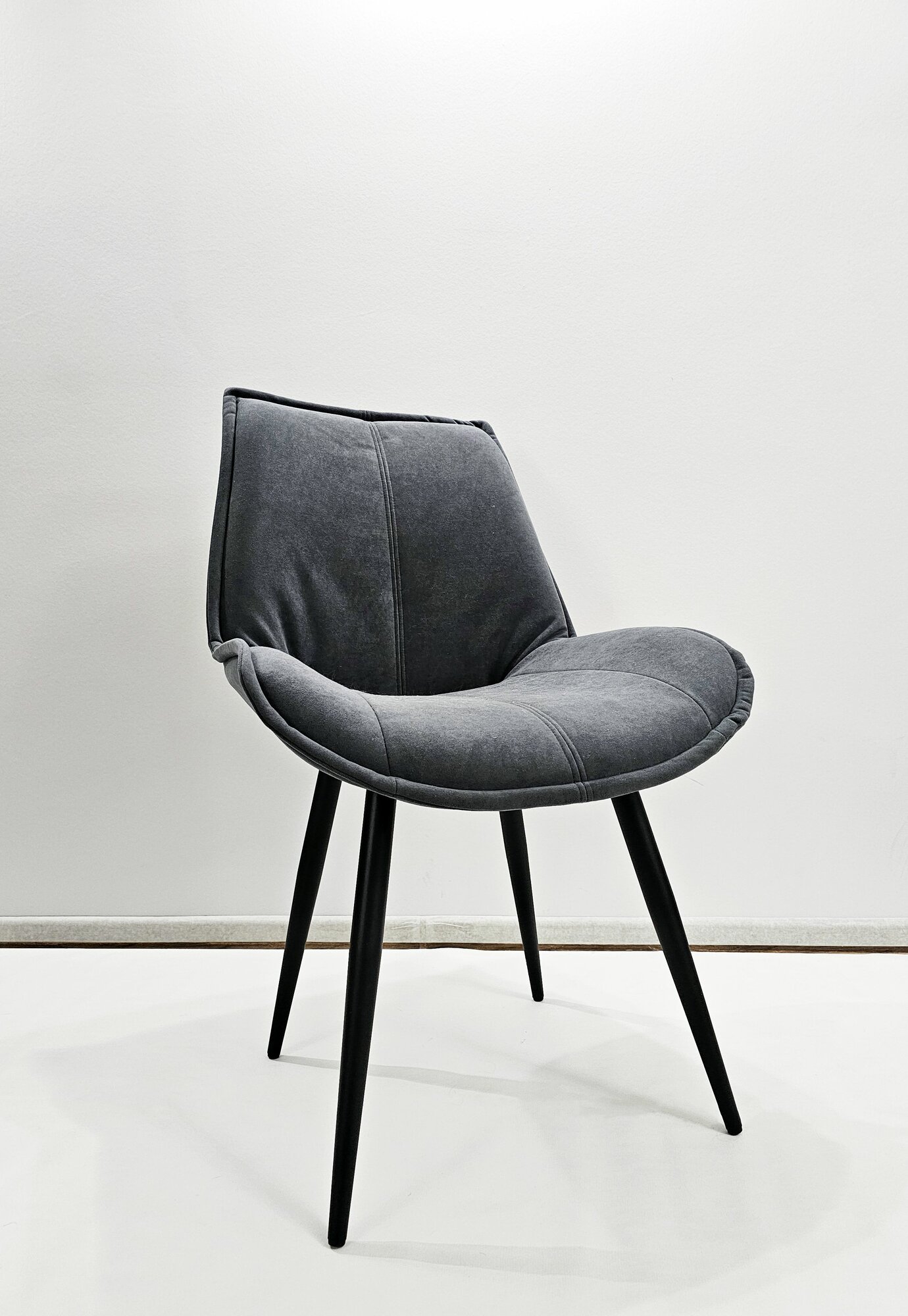 Стул кухни VS MEBEL обеденный из велюра металлические ножки и мягкой спинкой / Стильный интерьерный кухонный стульчик / металлический каркас универсальный