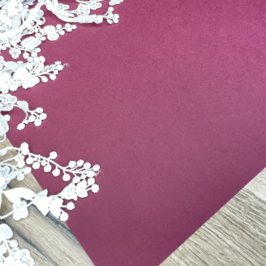 Дизайнерская бумага цвет бордовый, плотность 260 гр, размер 35*50 см