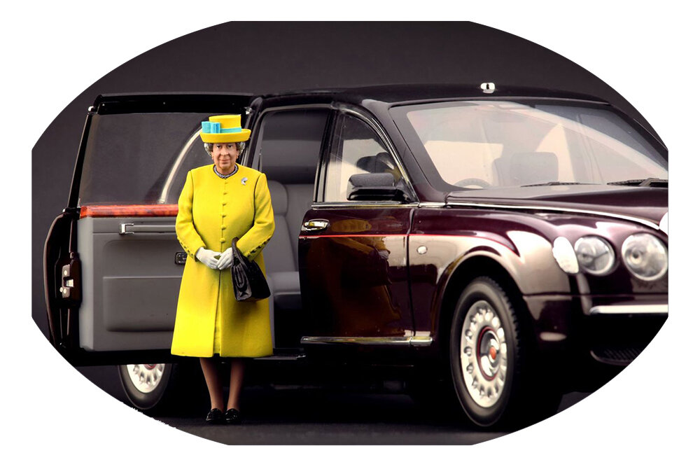 Фигурка коллекционная queen elizabeth ii in yellow ручная работа в масштабе 1:18 королева елизавета ii в желтом пальто