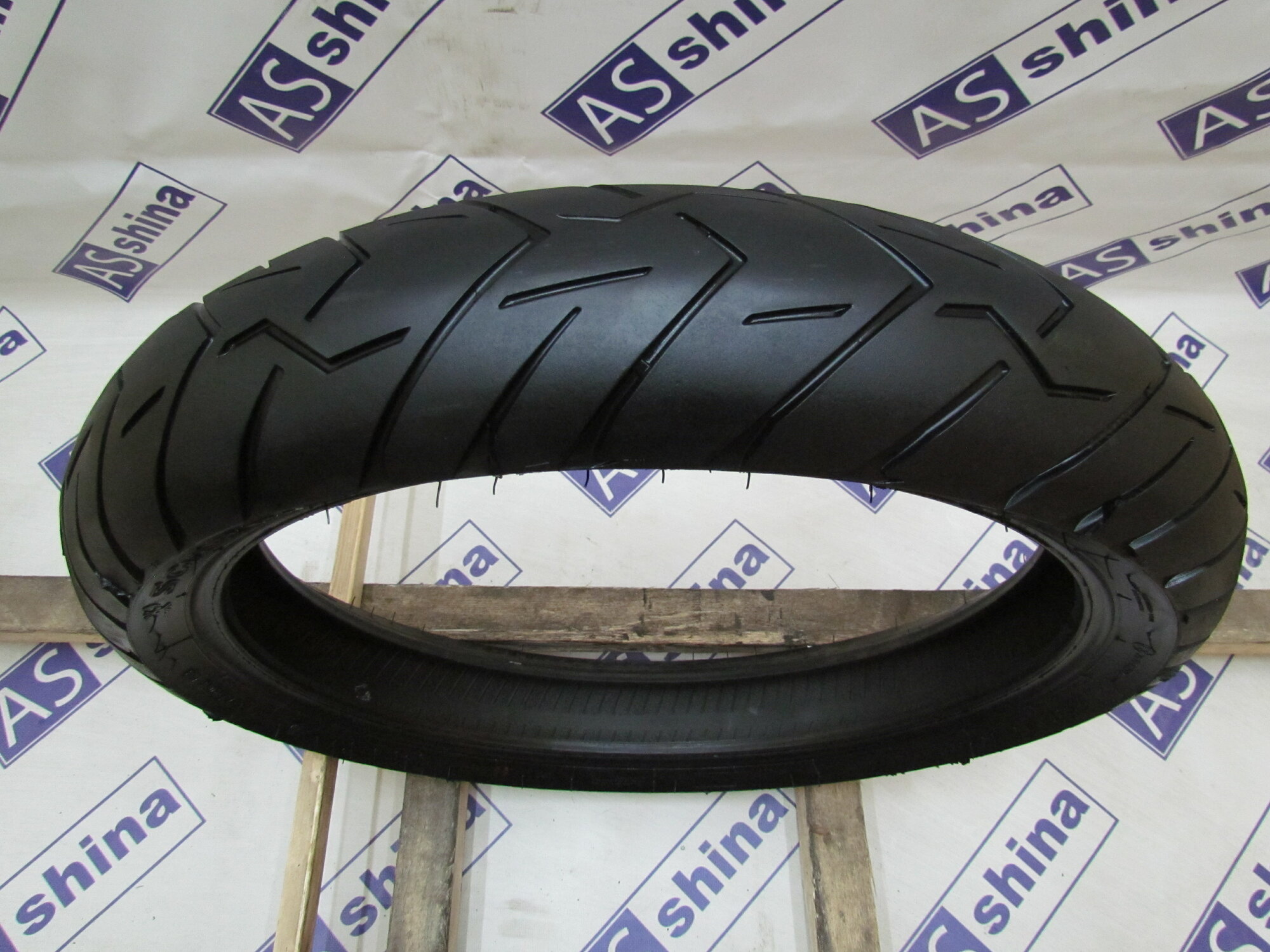 Мотошина БУ для мотоцикла Pirelli Scorpion Trail 2 120 / 70 R19 0022895