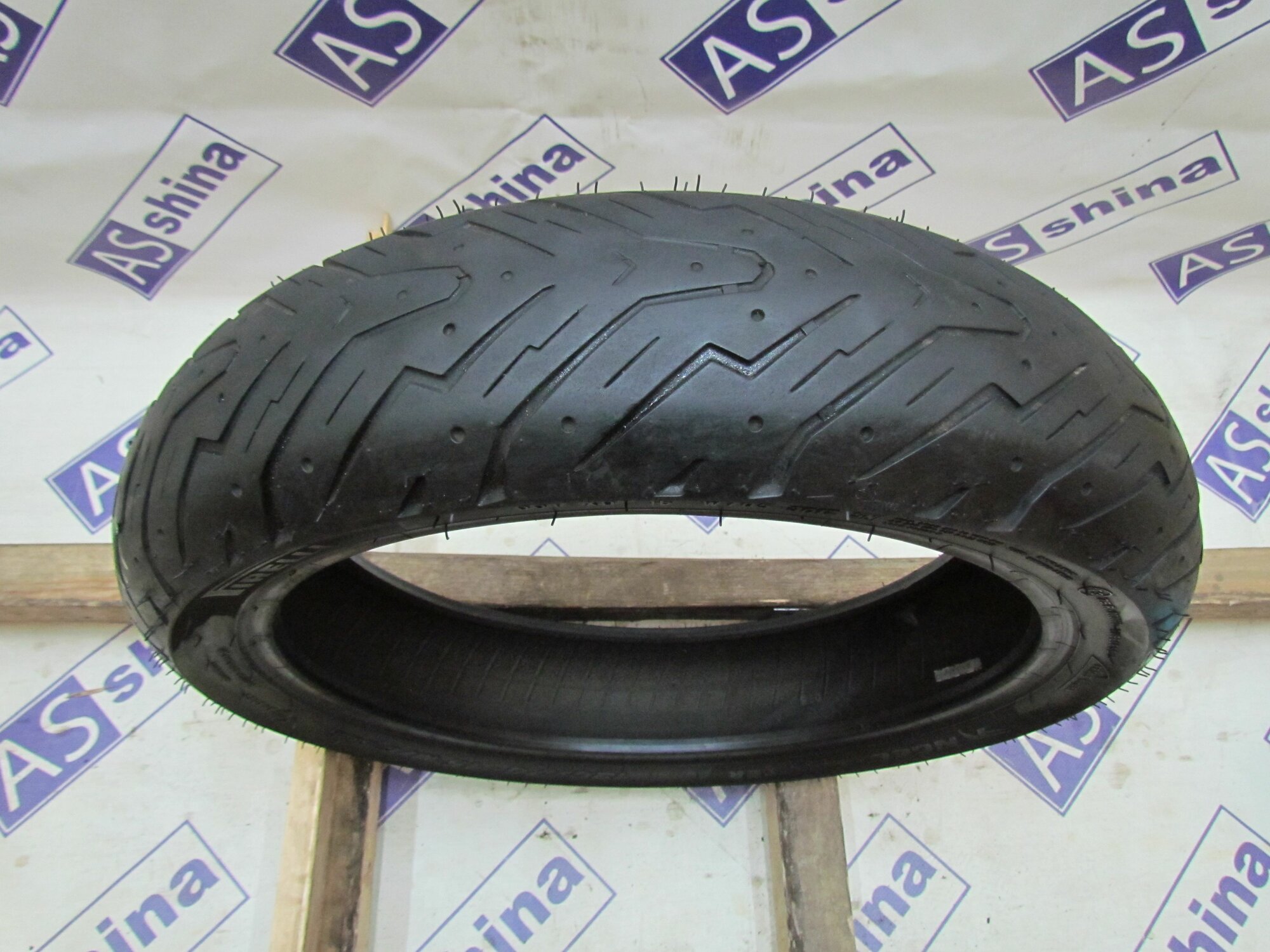 Мотошина БУ для мотоцикла Pirelli Angel Scooter 120 / 70 R15 0023014