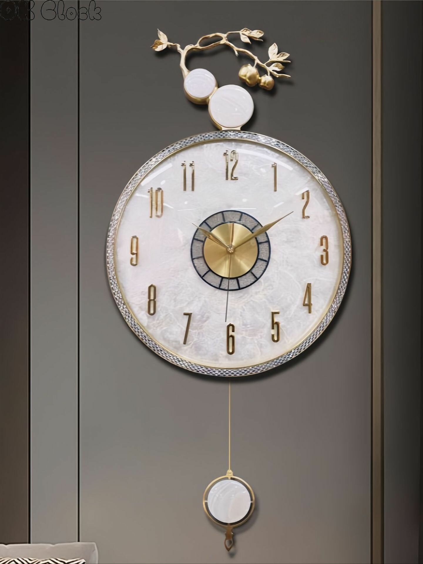 Настенные часы из ракушки