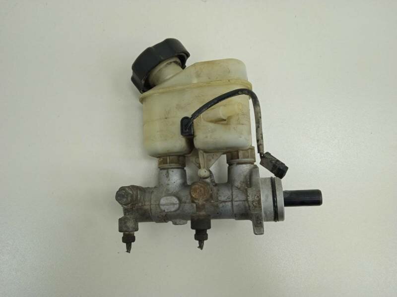 Цилиндр тормозной главный Kia Carens FJ 2002-2006