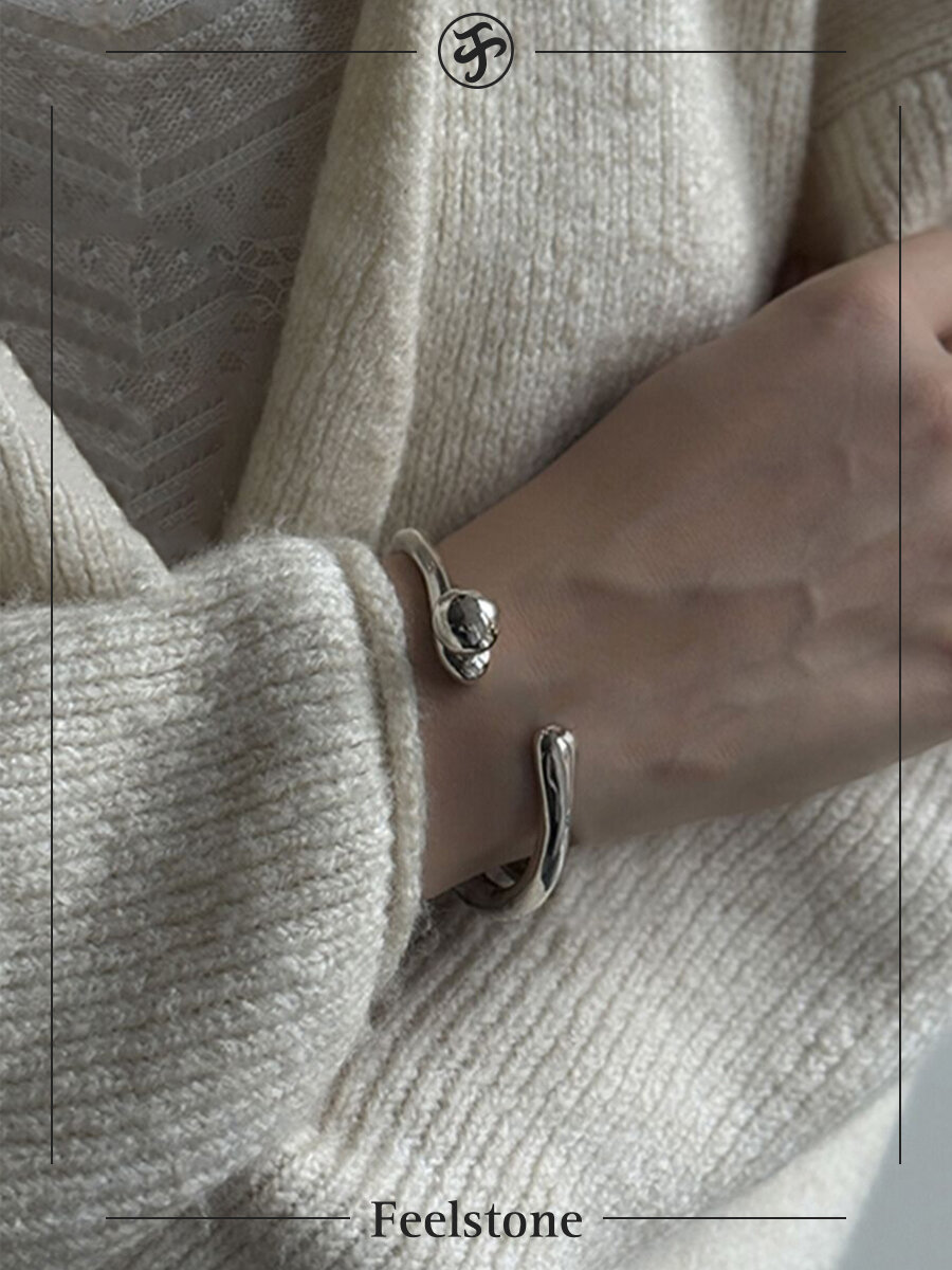 Незамкнутый браслет