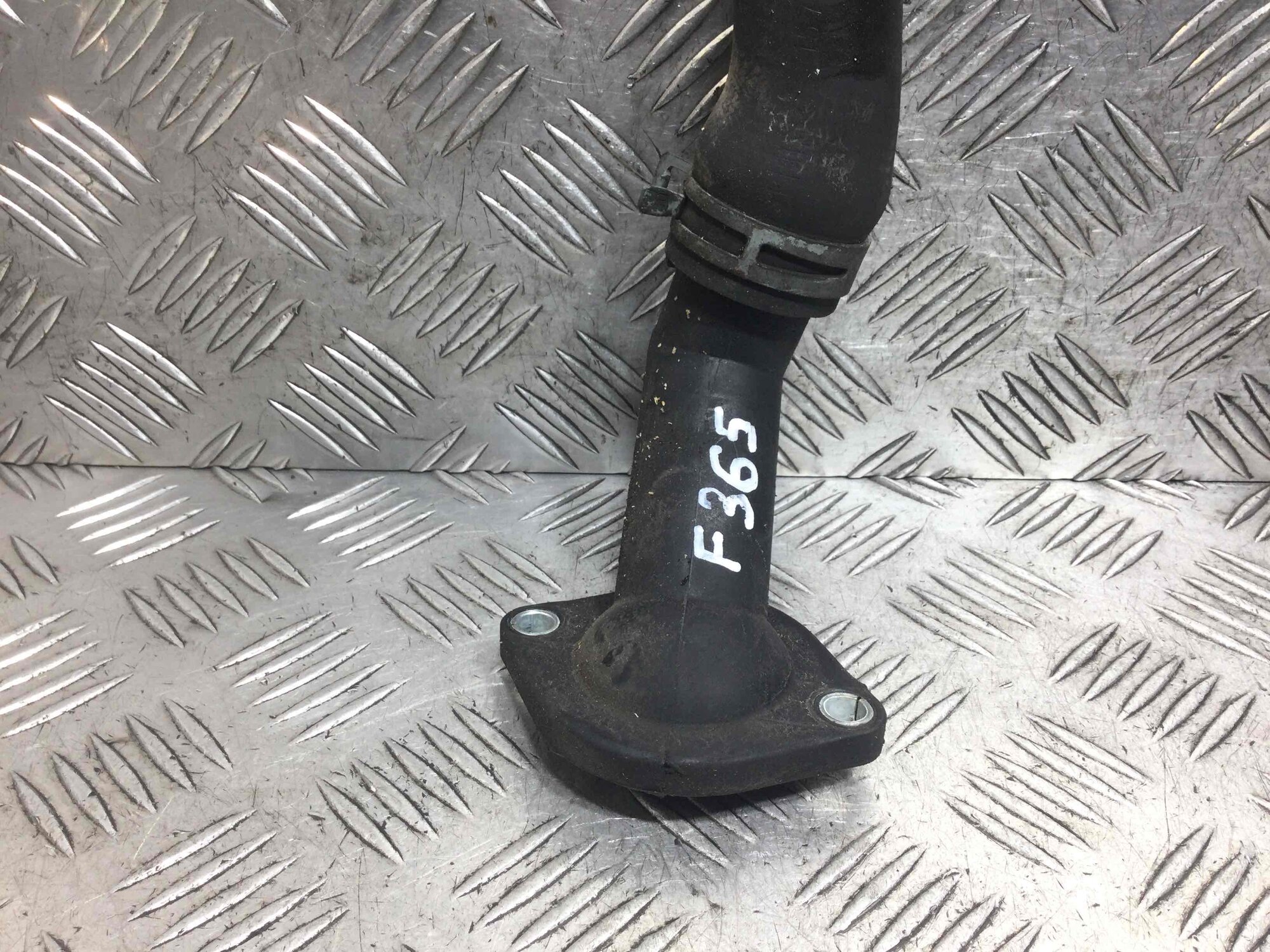 Б/У Корпус термостата Volkswagen Golf 4 поколение (1997-2004) 2003 г.