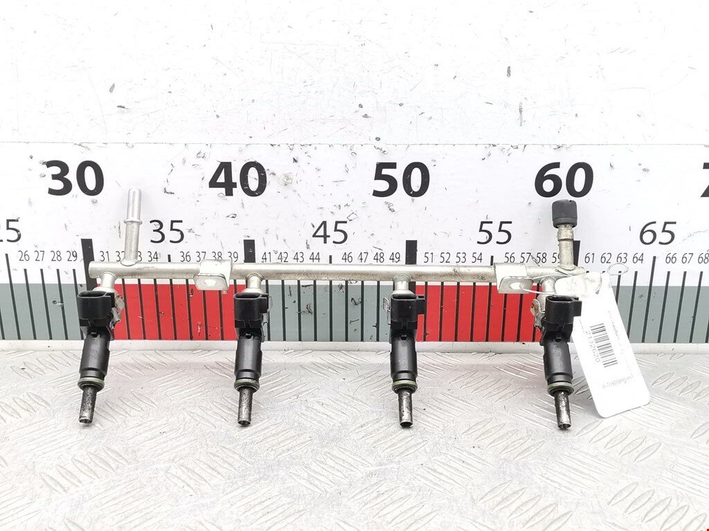 Форсунка бензиновая электрическая Opel Astra J 55562599 арт. 2132620