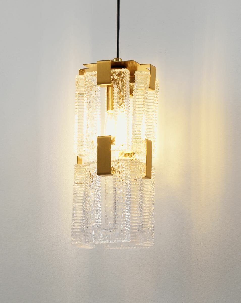 Бра Moderli Lilly V11078-1W, цоколь Е14, прозрачное/золотистое