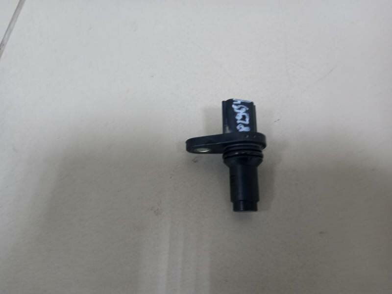 Датчик положения коленвала Renault Duster 2012 кат.номер: 237311KT0A