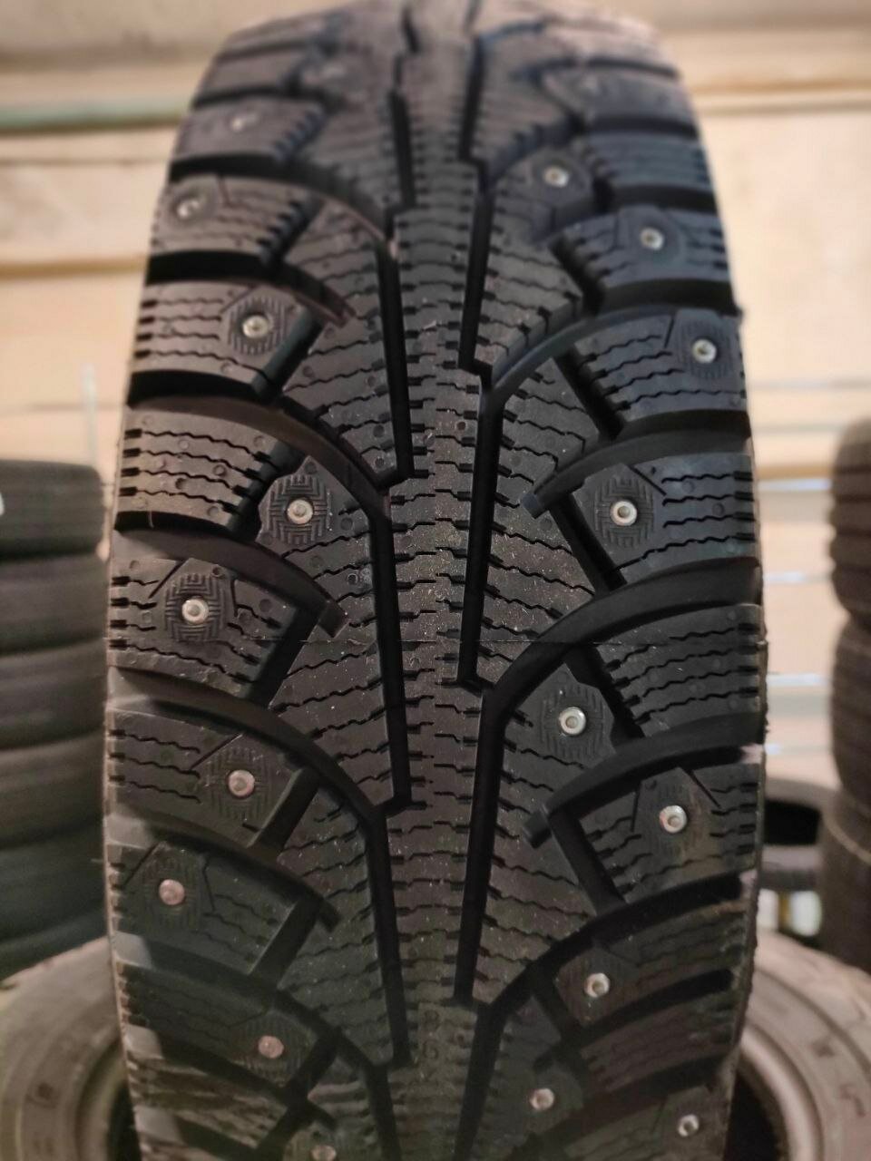 Зимние 175/65R14 Ikon Tyres Nordman 5 86T (дата 1425) шипованные