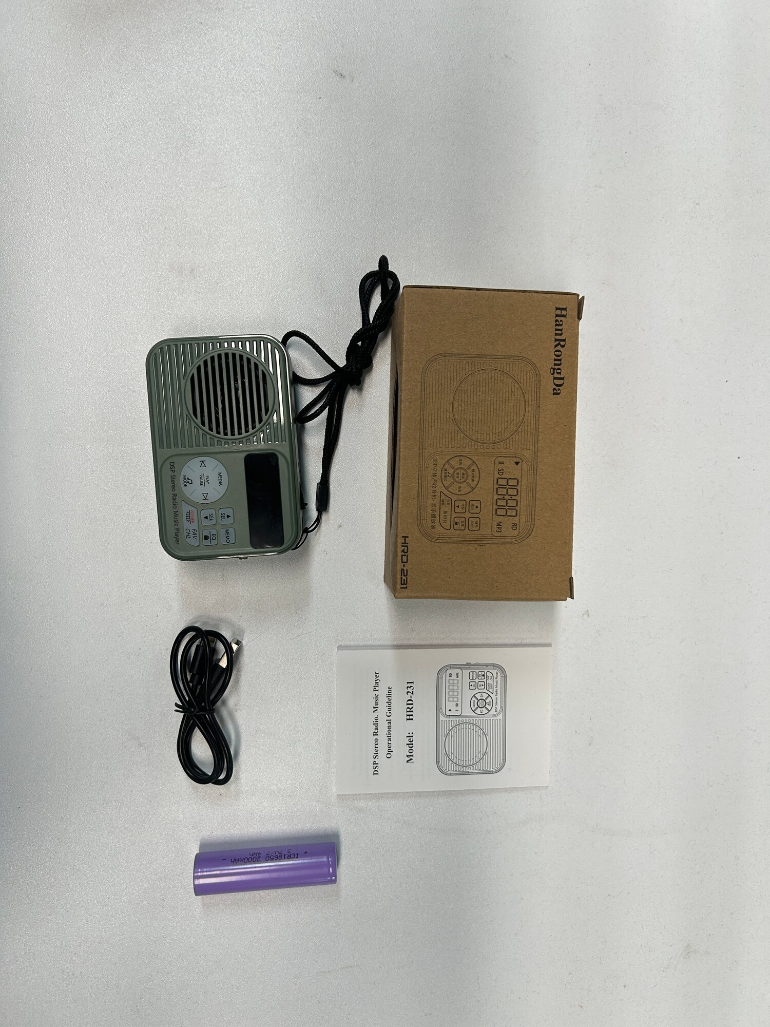 Hanrongda HRD-231 Портативный FM-радио беспроводной динамик BT Card Music Player Многофункциональное радио со светодиодным светом 3,5-мм разъемом для наушников Type-C USB